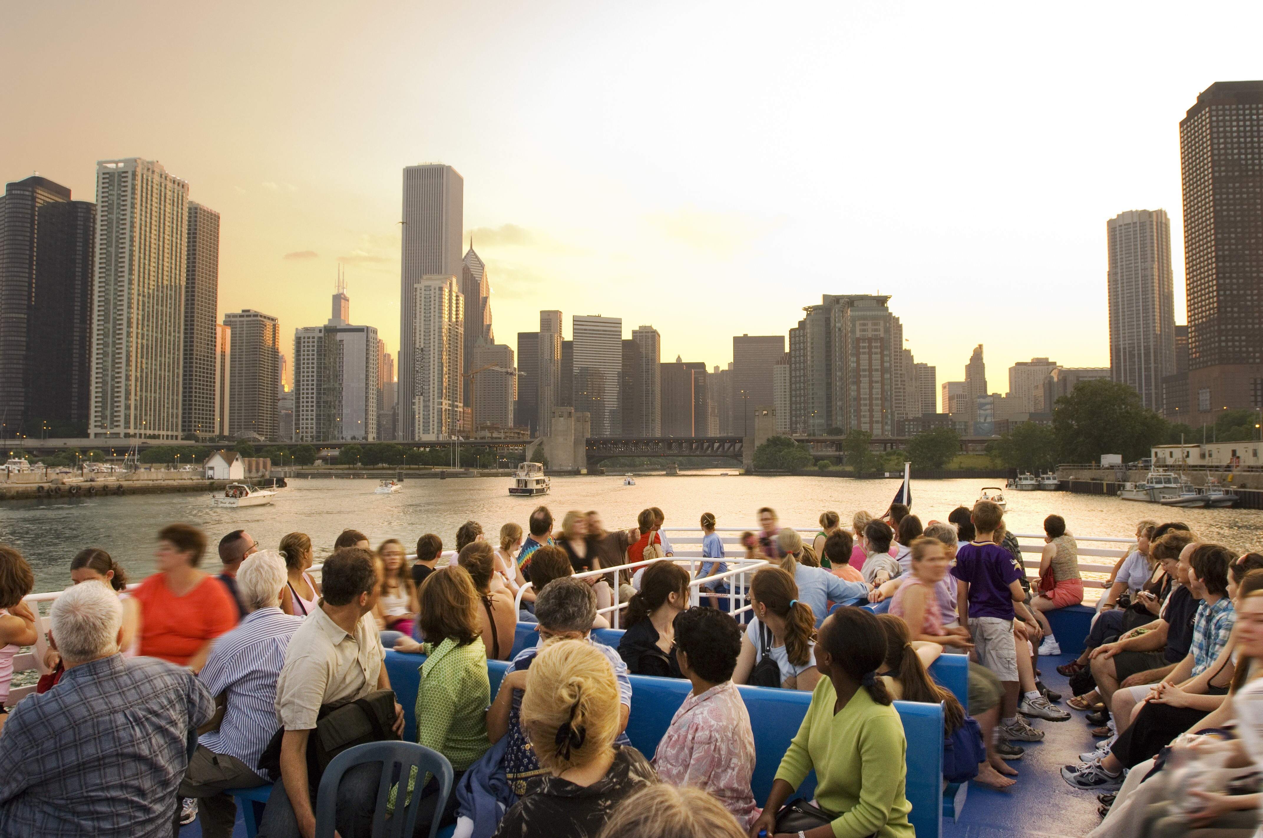 Group Travel Itineraries | Group Tours in Illinois